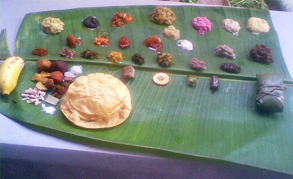 Kerala Sadya — Onasadya & Banana Leaf Feast: 26+ Dishes, Serving Order ...